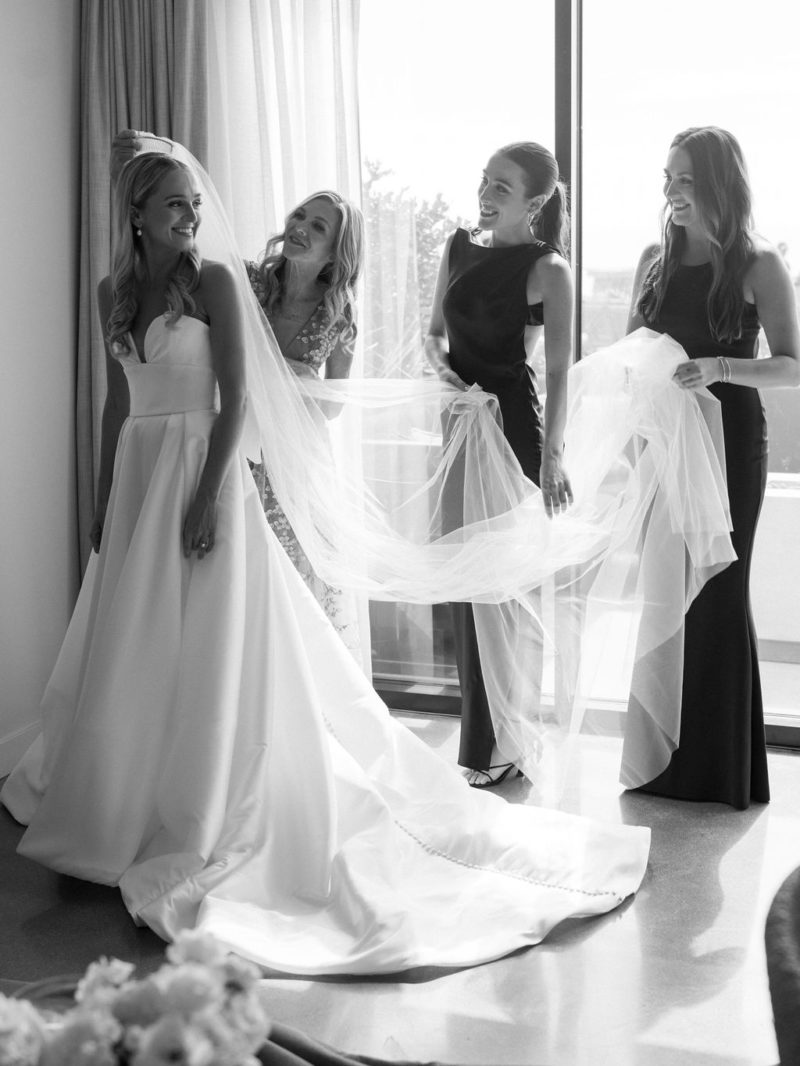 Modern Black & White Wedding in San Diego at Alila Marea Resort - amandacallawayphotography.com